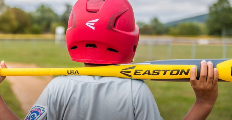 Softball vs. Baseball Bat: What’s the Difference? - SportProfy